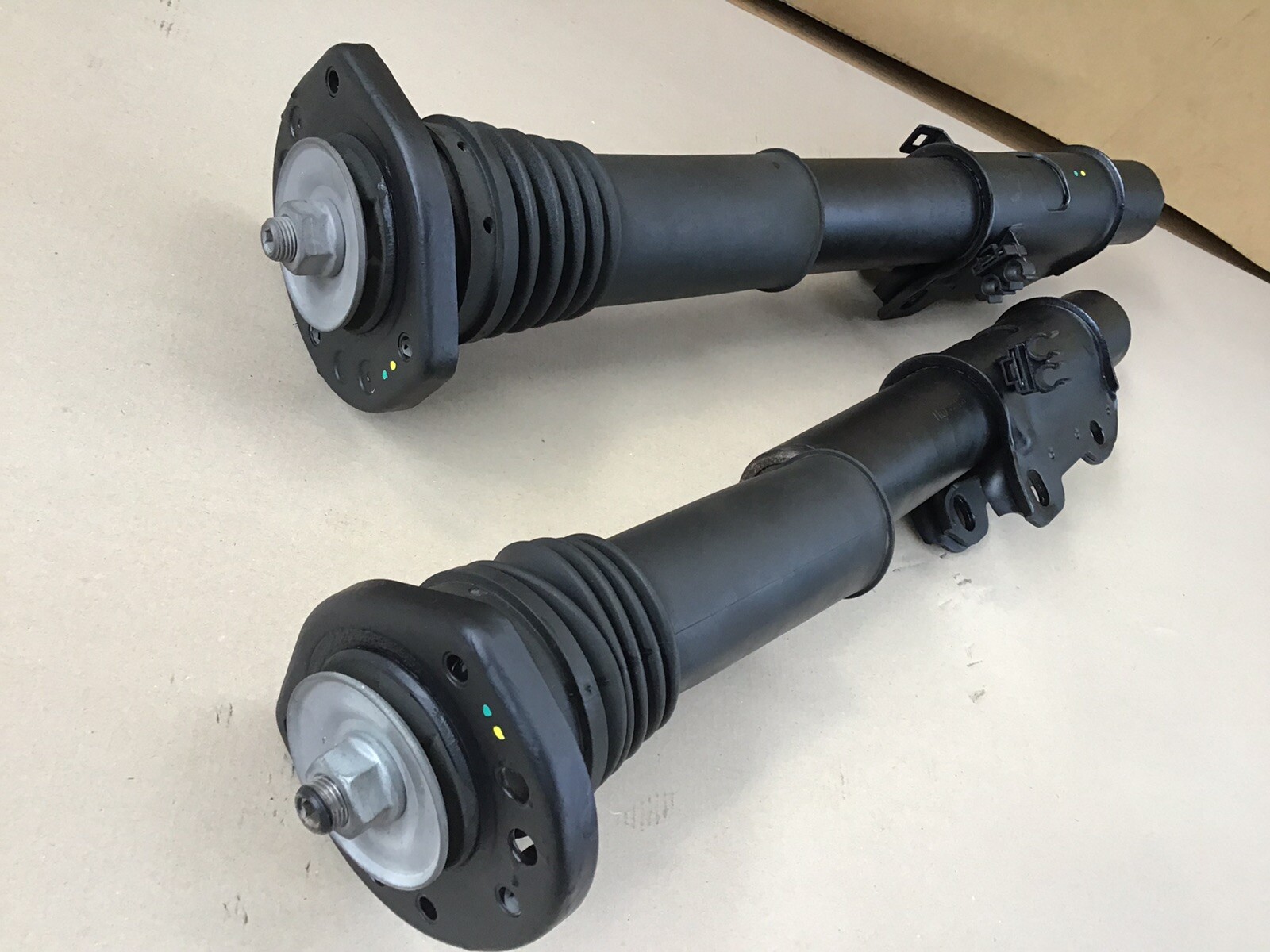 Genuine Mercedes Sprinter Front Shock Shocks Absorbers x 2 2006 Onwards ...