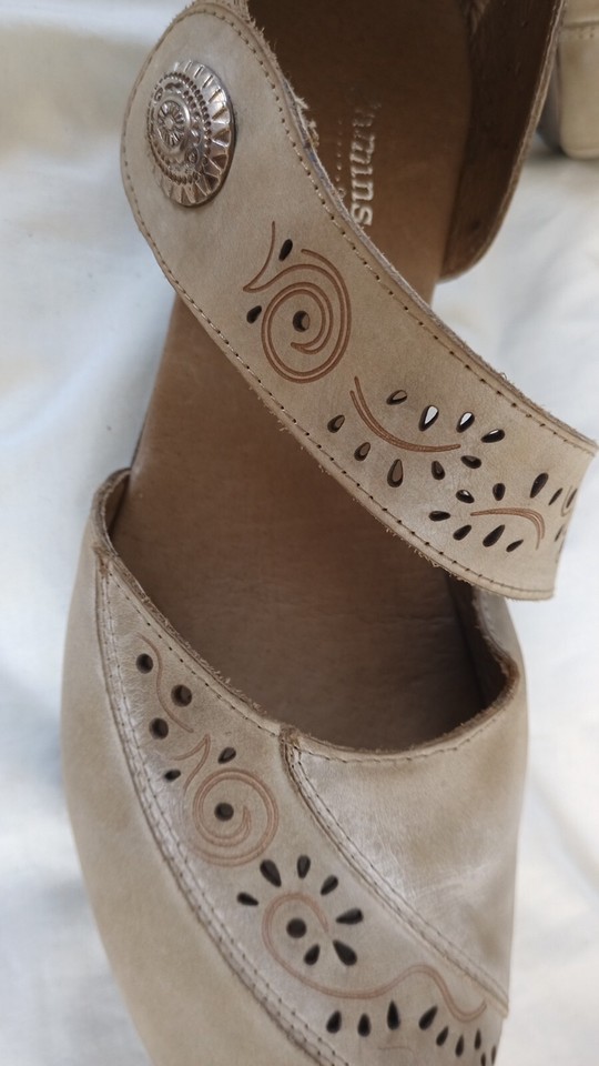 Size 40EU 9AU Gamins of course Dockers Olive Cream Leather Shoes low ...