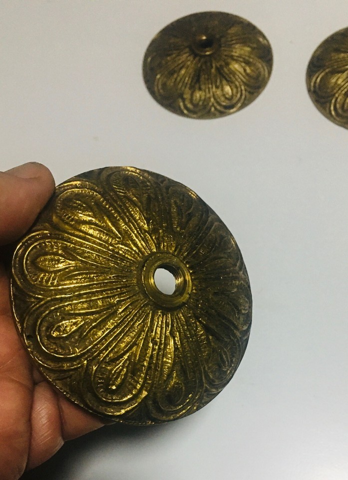 VTG Fancy SPANISH Brass BOBECHE 3 1/4" LAMP PART 4 pin holes 10 petals ...