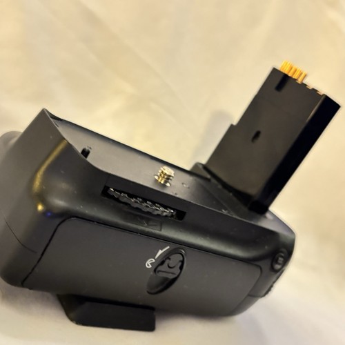 Nikon MB-D80 Multi Power Battery Grip Pack for Nikon D80 / D90 | eBay