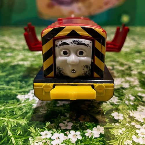 Trackmaster CRASH & REPAIR SALTY Thomas & Friends Motorised Battery ...