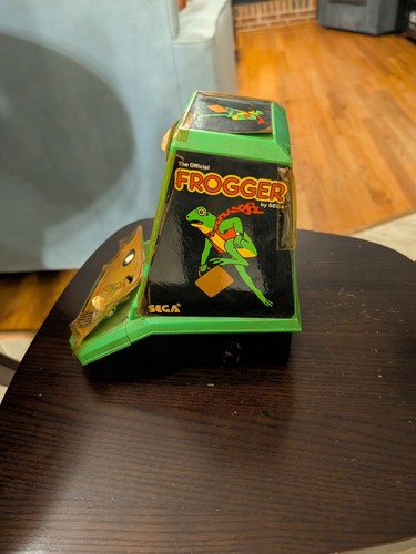 Frogger Vintage 1982 Mini Table Top Arcade Handheld Video Game Sega ...