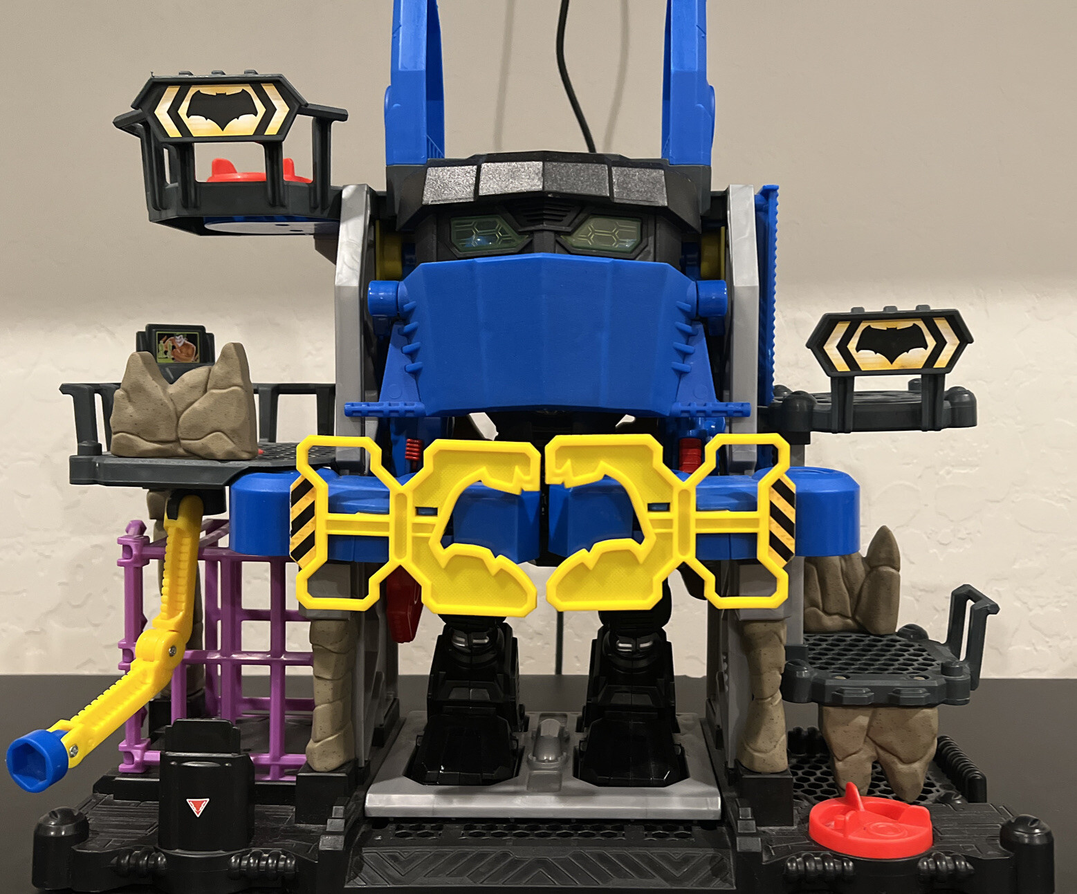 Imaginext Batcave 2022