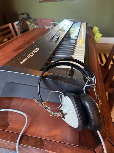 Roland RD700 on stage 88 Keyboard | eBay