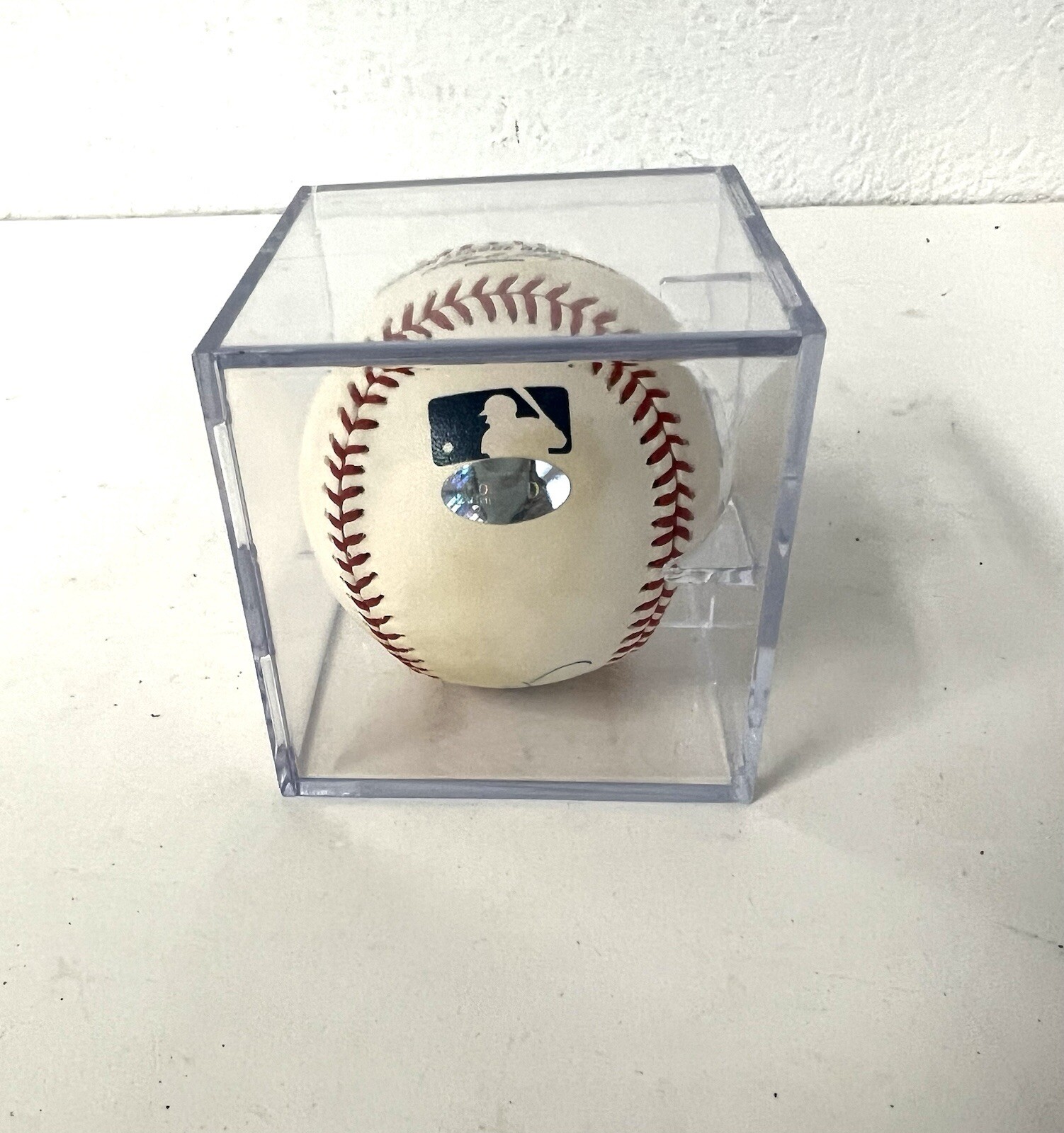 Rawlings Official MLB Baseball Signed by Ryne Sandberg, Collectible Case