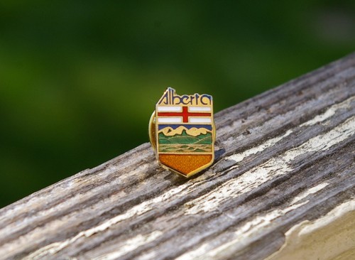 Alberta Canada Flag Gold Tone Metal & Enamel Tie Tack Hat Lapel Pin ...