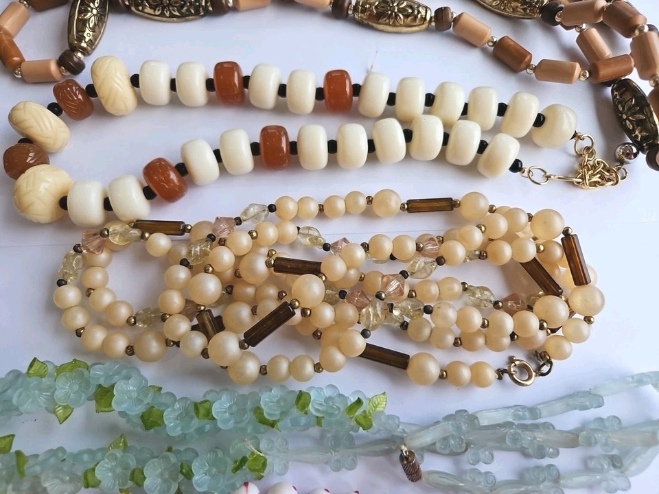 Mixed Lot Of 7 Beaded And Plastic Necklaces | eBay