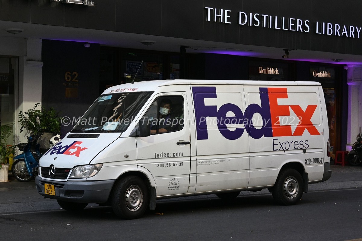 Fedex Mercedes Van