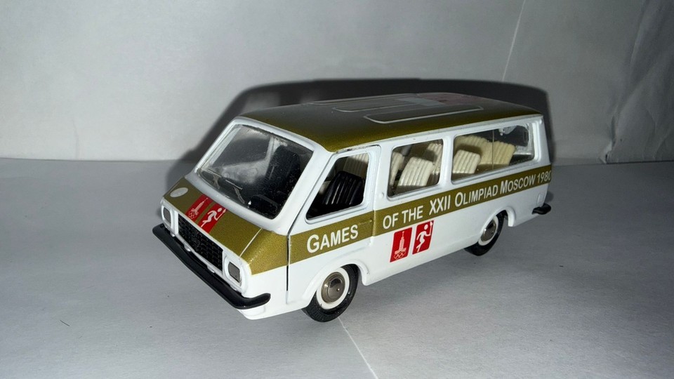 Novoexport RAF Olympic Judge A21 made is USSR 1981 CCCP 1:43 | eBay