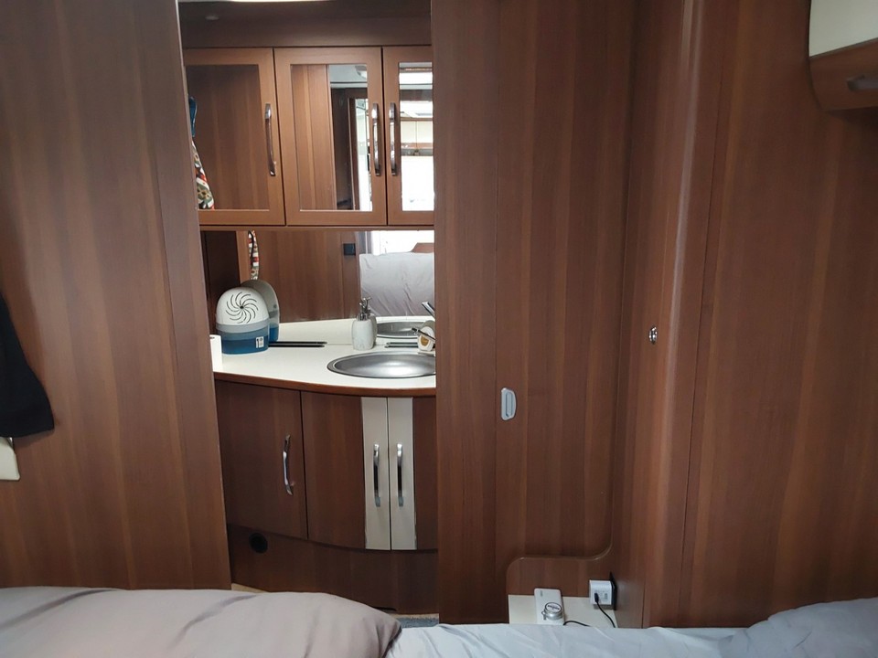 Lmc 685 Exquisite Vip Caravan | eBay UK