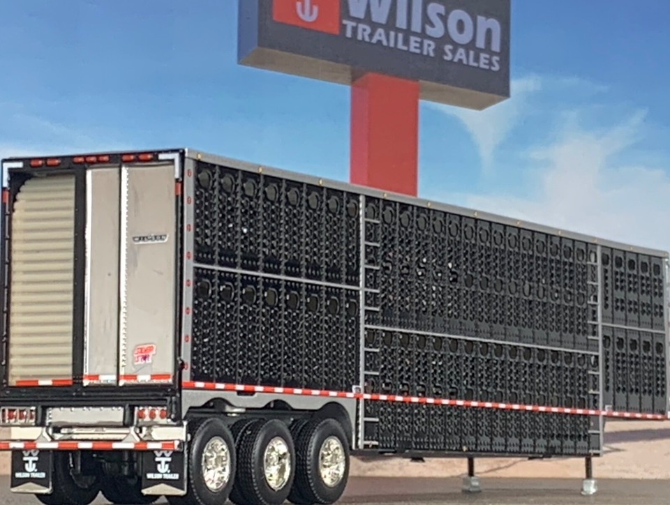 1/64 DCP BLACK/CHROME WILSON TRI-AXLE CATTLE TRAILER | eBay