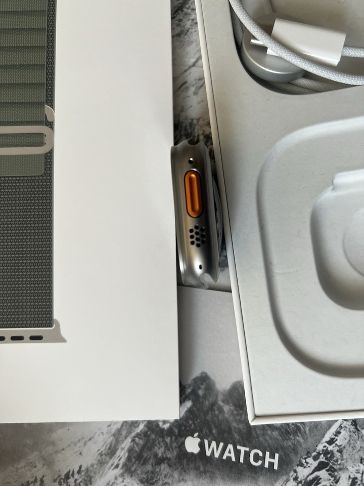 Apple Watch Ultra 1st Generation 49mm Titanium EXCELLENT CONDITION used ...