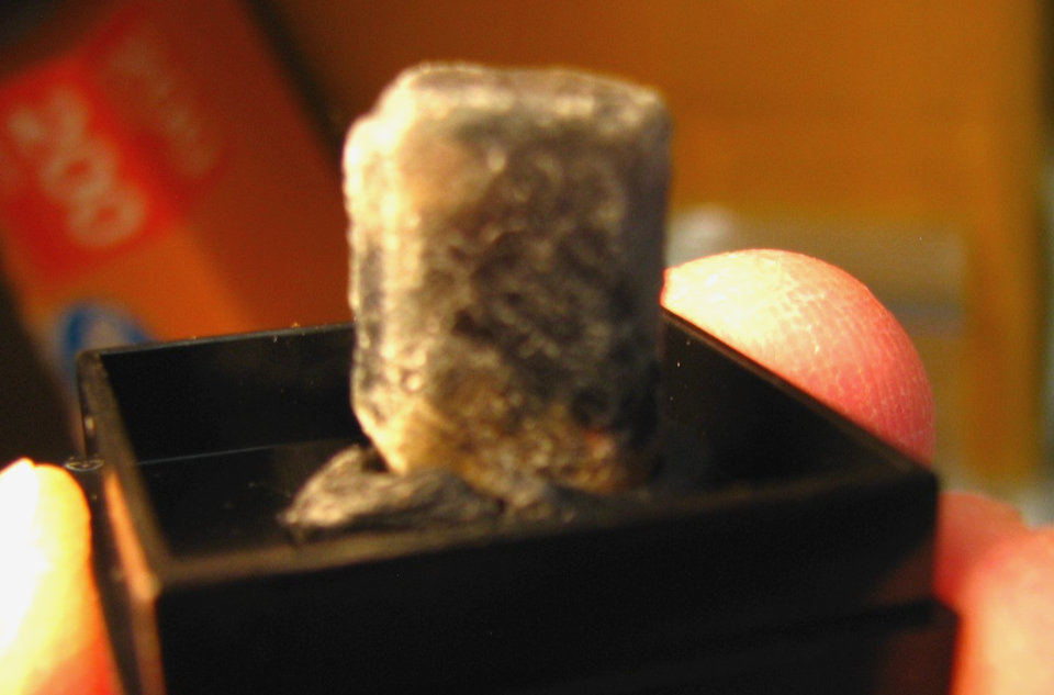 DARK BLUE SAPPHIRE CRYSTAL THUMBNAIL IN CASE BRAZIL #003 | eBay