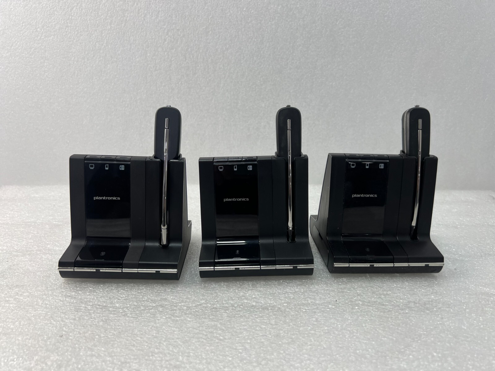 LOT OF 3 Plantronics WH500 Wirlss Headset w/ SAVI W02 DECT 6.0 Base NO ...
