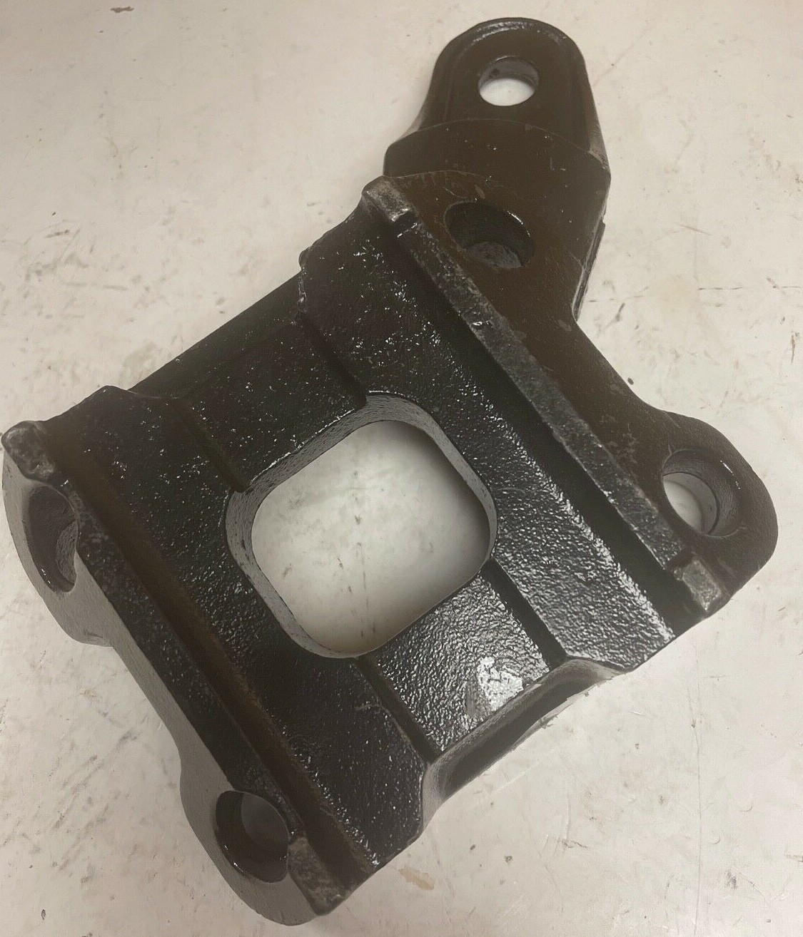 PETERBILT C16-6001M01 - CLAMP-AXLE LH W/LINK STUD DR for sale online | eBay