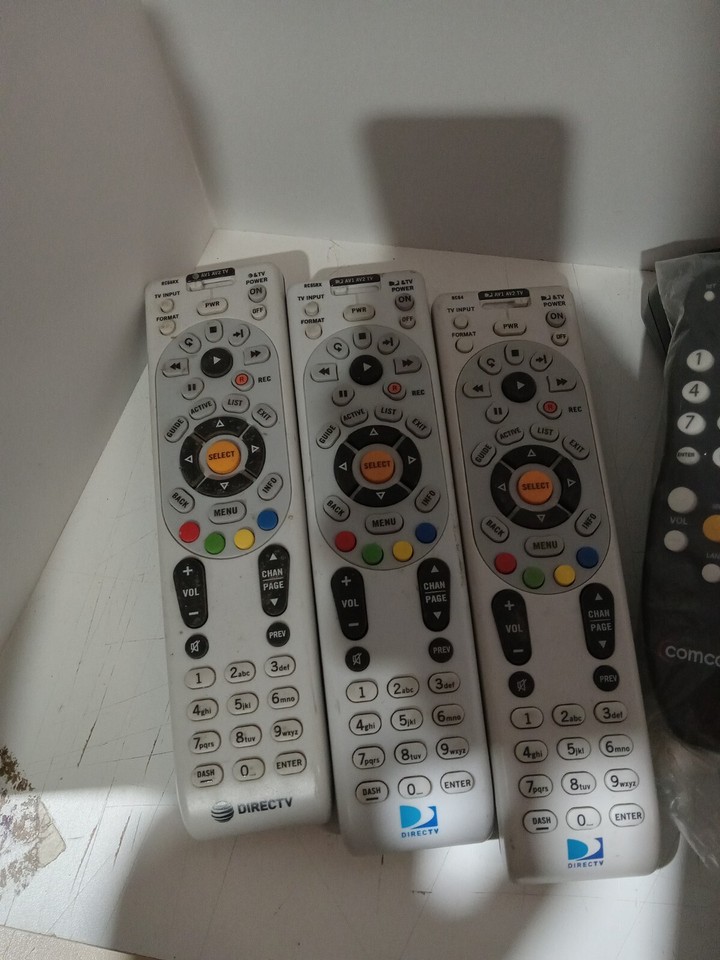 35 Remote Control Lot Verizon Comcast Xfinity Tivo Dish Directv One4all ...