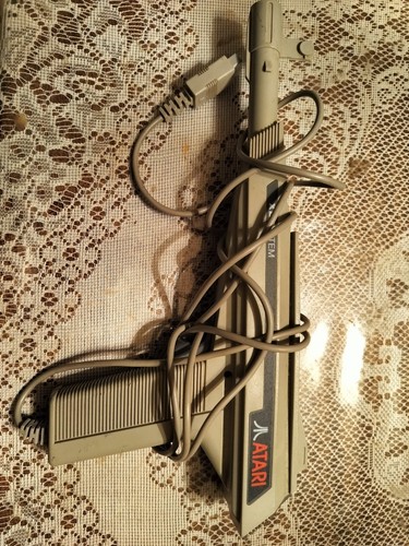 Atari XG-1 XE 400 System Light Gun Zapper | eBay