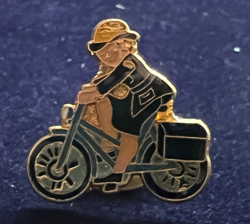 FEMALE TRAFFIC WARDEN ON BICYCLE POLICE PIN BADGE | eBay UK