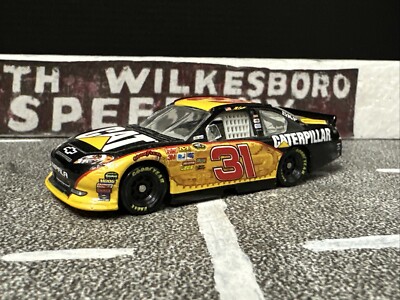 2011 Jeff Burton #31 Caterpillar Nascar 1/64 Lionel COT Diecast Loose ...