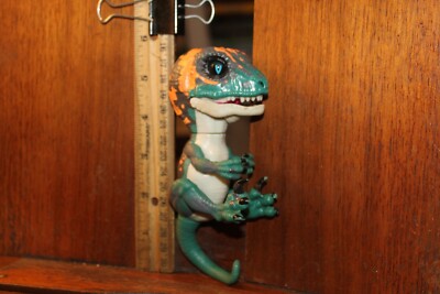 Wow Wee SCRATCH Untamed Fingerlings Raptor Dinosaur T-Rex | eBay