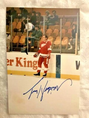 Tim Higgins Red Wings NHL Hockey Autographed Signed Candid Action Photo ...