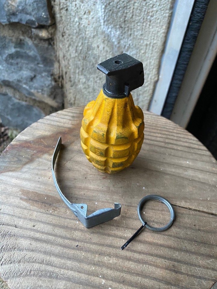 US WW2 Yellow MKII Frag Grenade (Dummy Legal Replica With Metal Spoon ...