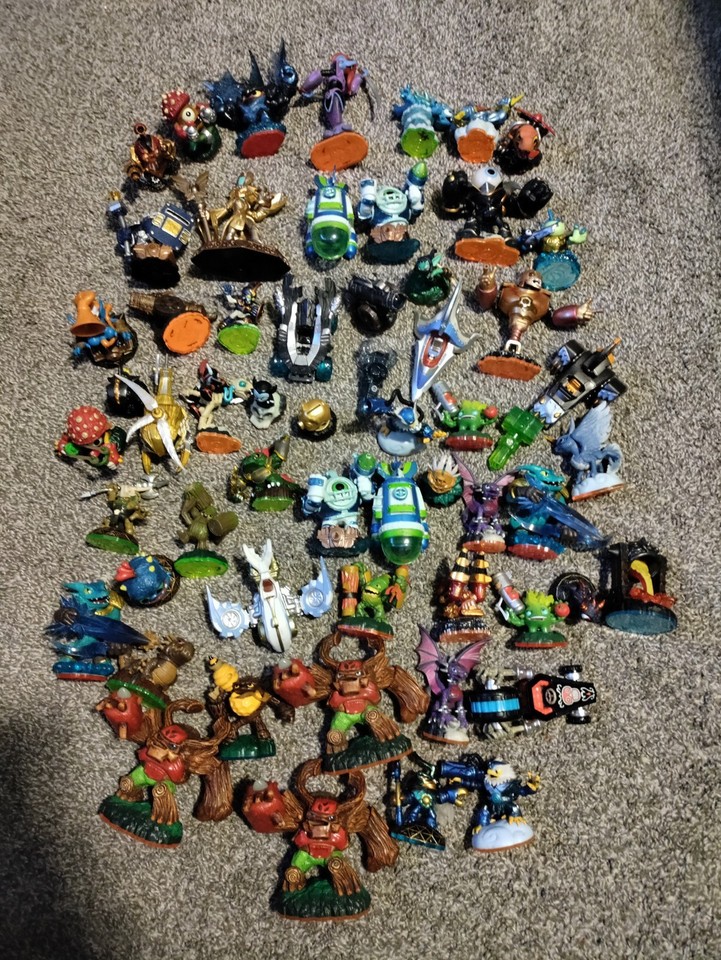Activision Skylanders Game Figures Mixed Lot of 58 Pieces & Carrying ...