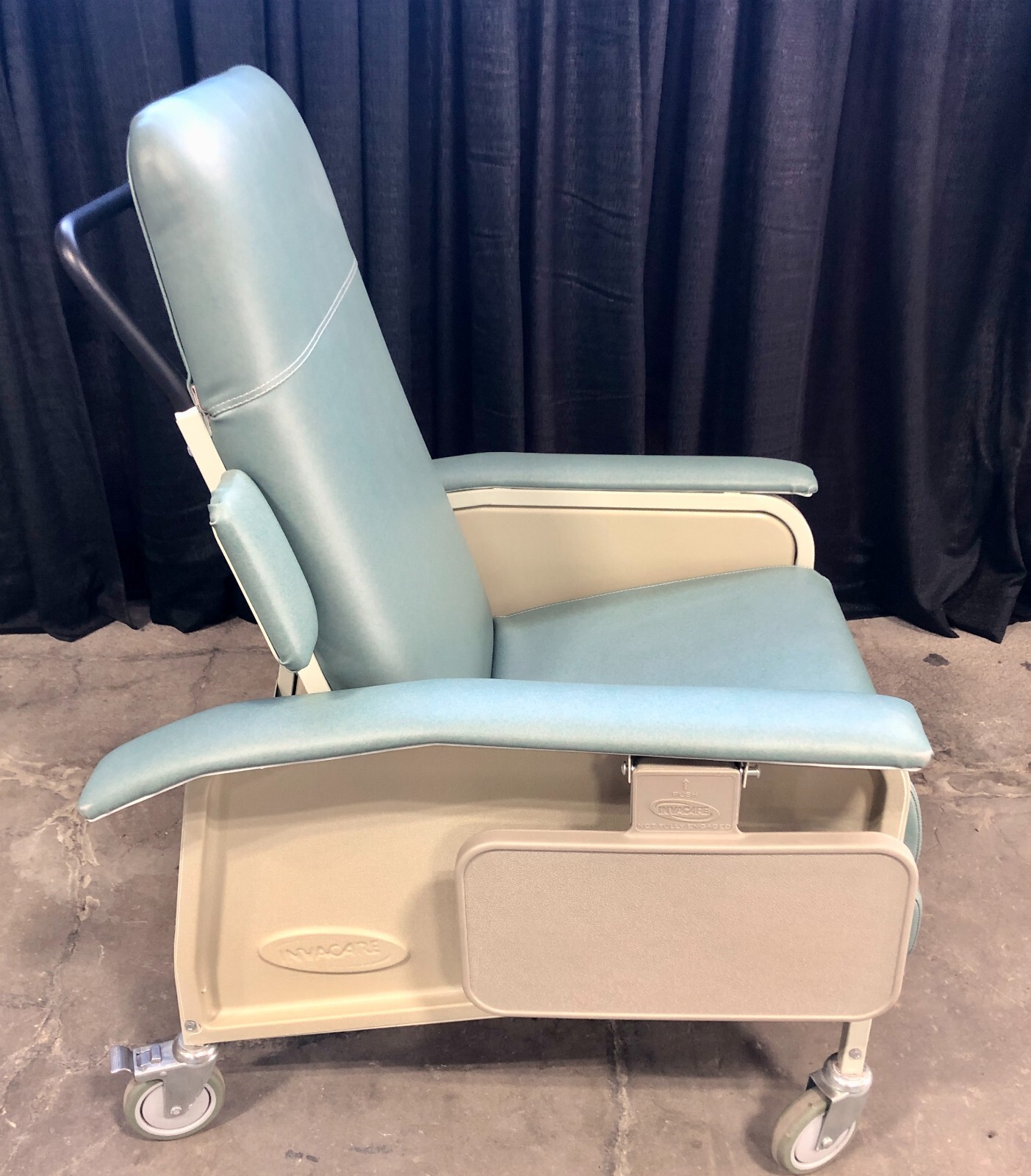 Invacare Deluxe Hospital Recliner Chair with side tables IH6077A/IH68 ...