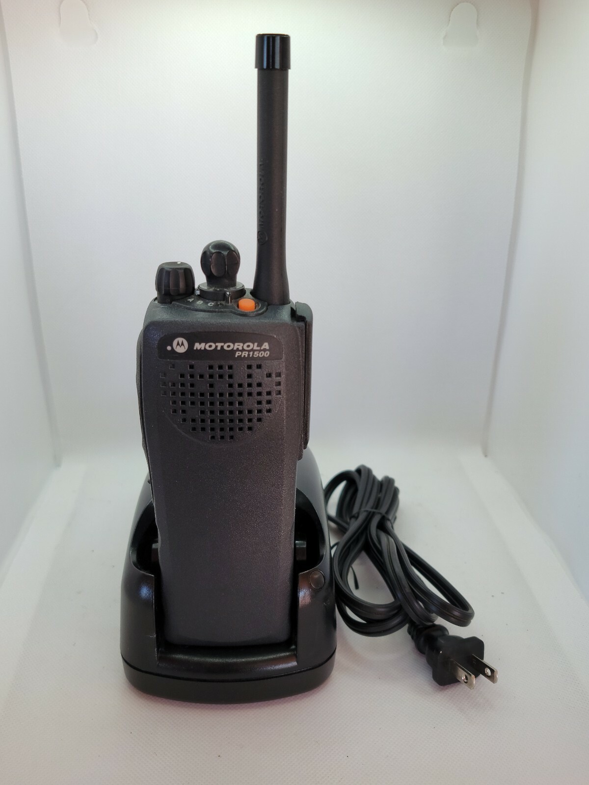 Motorola PR1500 UHF (380-470 MHz) W/Battery, Antenna & Charger | eBay