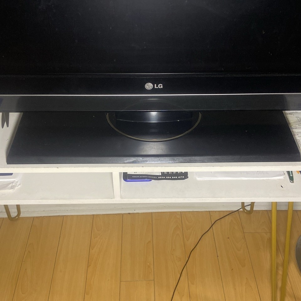 LG 42LC7D - 42" XD Engine, HDTV, SIMPLINK, DOLBY DIGITAL, SRS XT, 2x ...