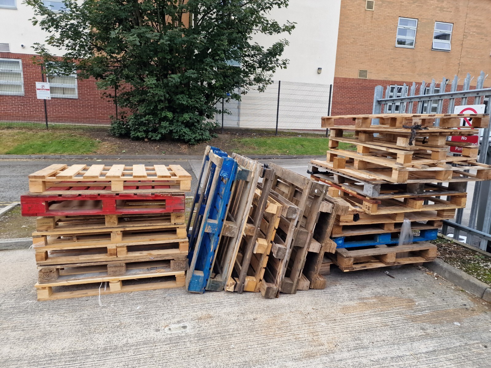 Used Wooden Pallets For Sale Various Sizes | eBay UK