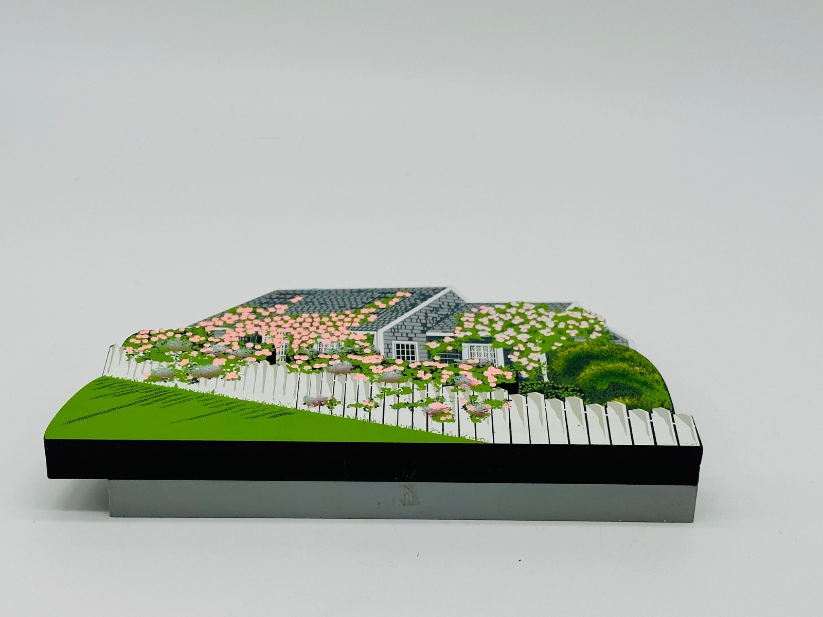 Vintage 1998 Shelia's Collectibles Wood Swain Cottage Nantucket, MA ...