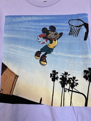 Men’s Disney Mickey Mouse Basketball Dunk Tee-Shirt Size Medium ...