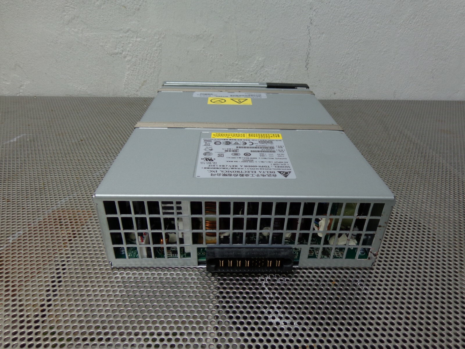 IBM 81Y2437 81Y2441 15240-14 TDPS-600DB A 3956 CX7 TS7740 600W POWER ...