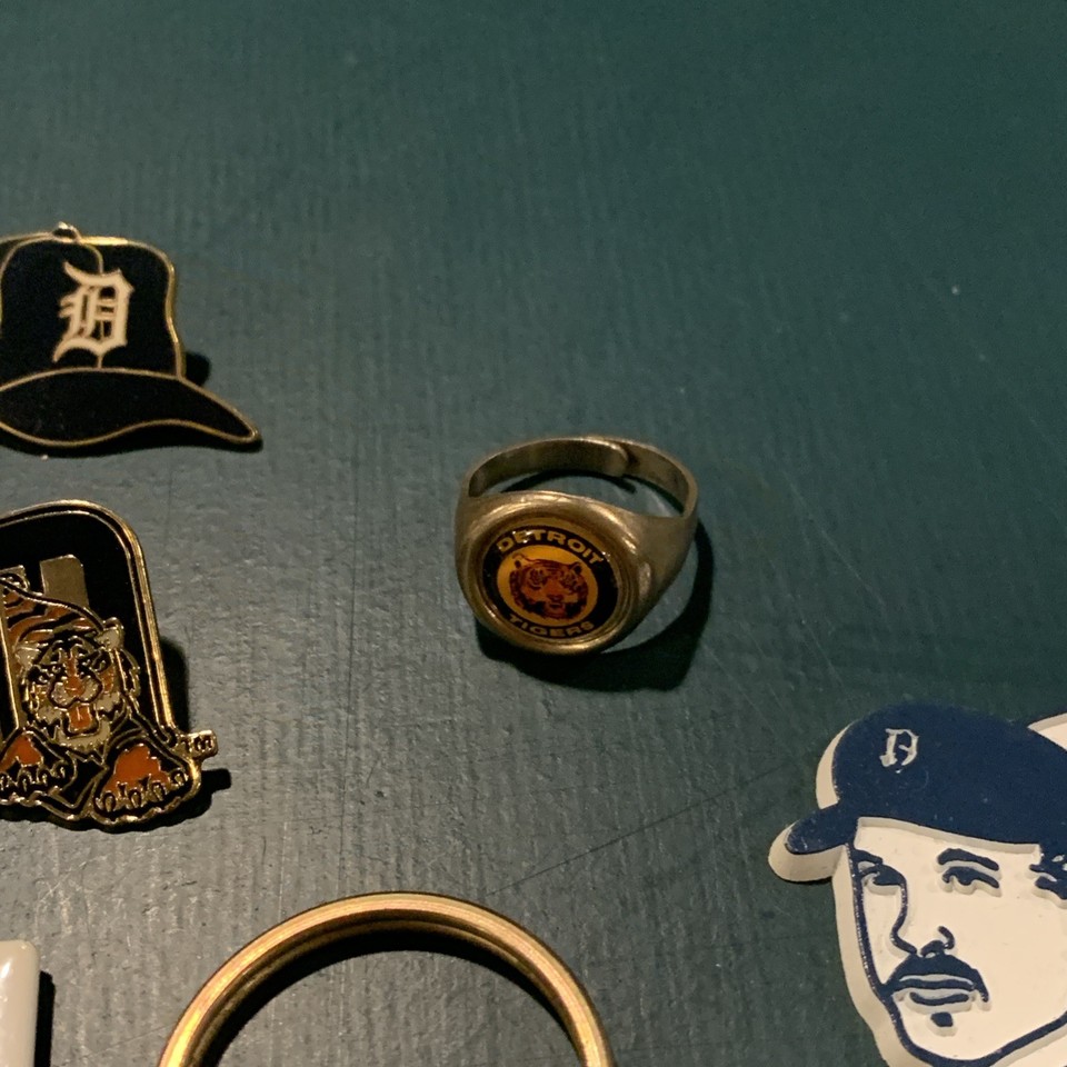MLB Detroit Tigers Buttons Pins Magnets Lot Baseball Vintage | eBay