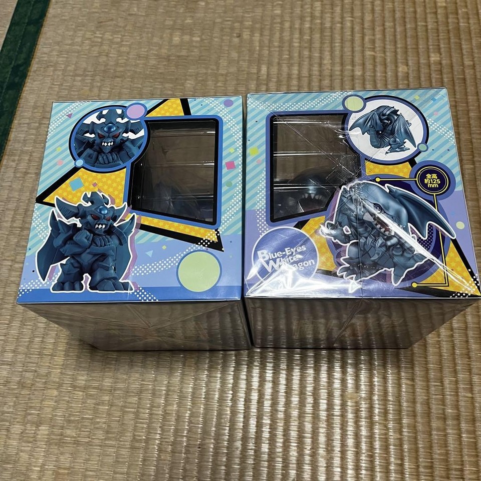 Yu-Gi-Oh! MEGATOON figure Blue-Eyes White Dragon & Obelisk the ...