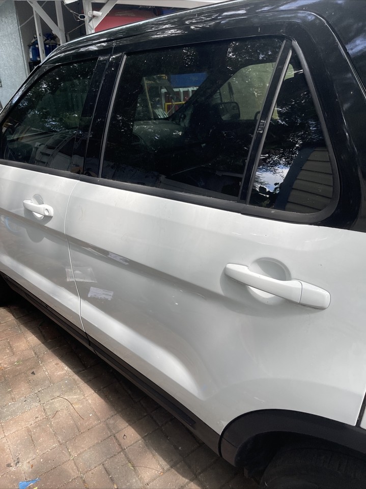 2011-2019 FORD EXPLORER XLT REAR LEFT DRIVER SIDE DOOR SHELL White OEM ...