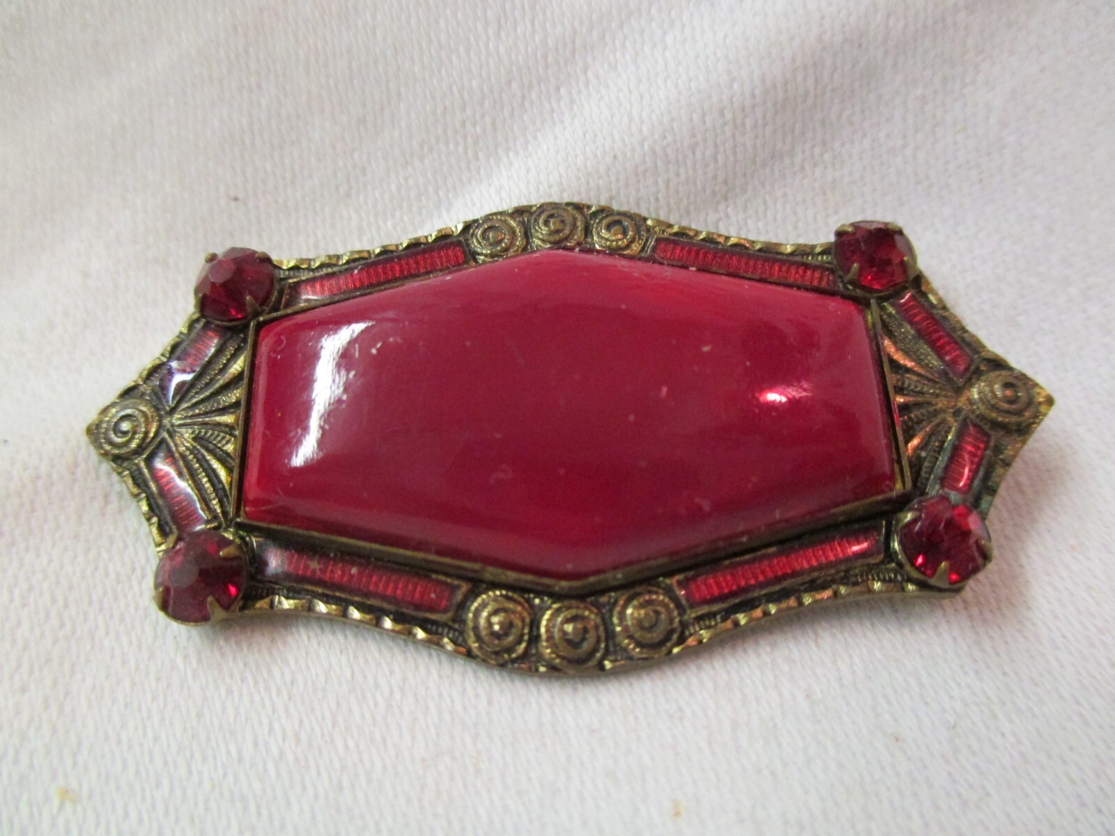 Antique brass Brooch with red Lucite & Rhinestones - Gem