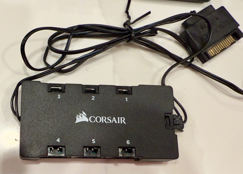 Corsair iCUE Commander PRO RBG/Fan Control +6 Port RGB LED Hub +4 LED ...