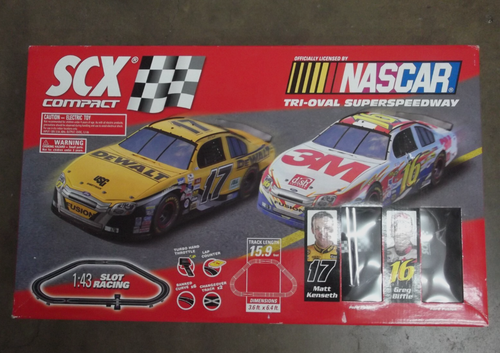 SCX Compact Nascar Tri-Oval Speedway 1:43 Slot Racing Kenseth Missing ...