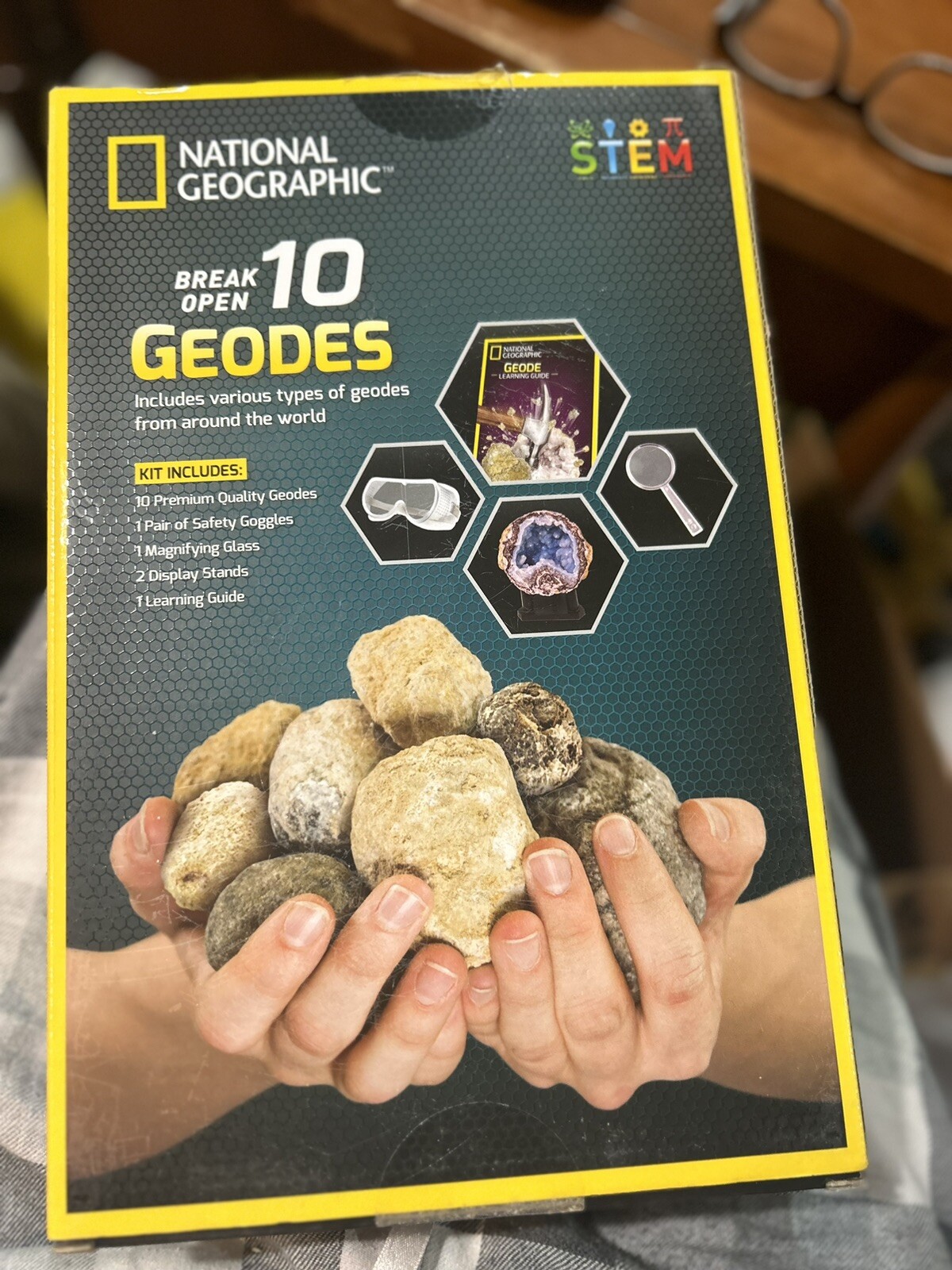 National Geographic NGGEO10 Break Open 10 Geodes Explore Crystals ...