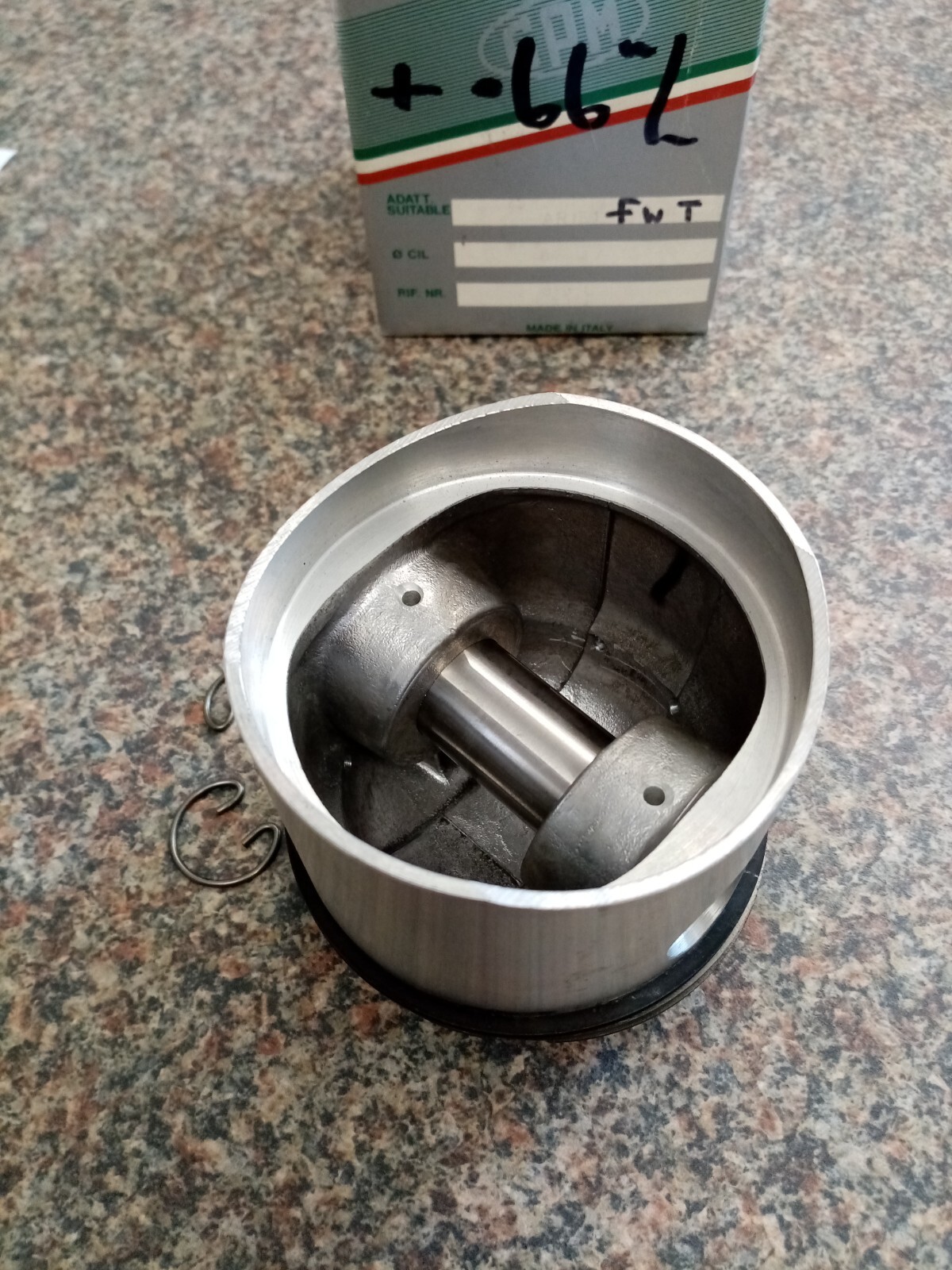 Ariel 500 Piston Red Hunter VG VH VCH VHA, .66mm oversize , 1947/59 ...