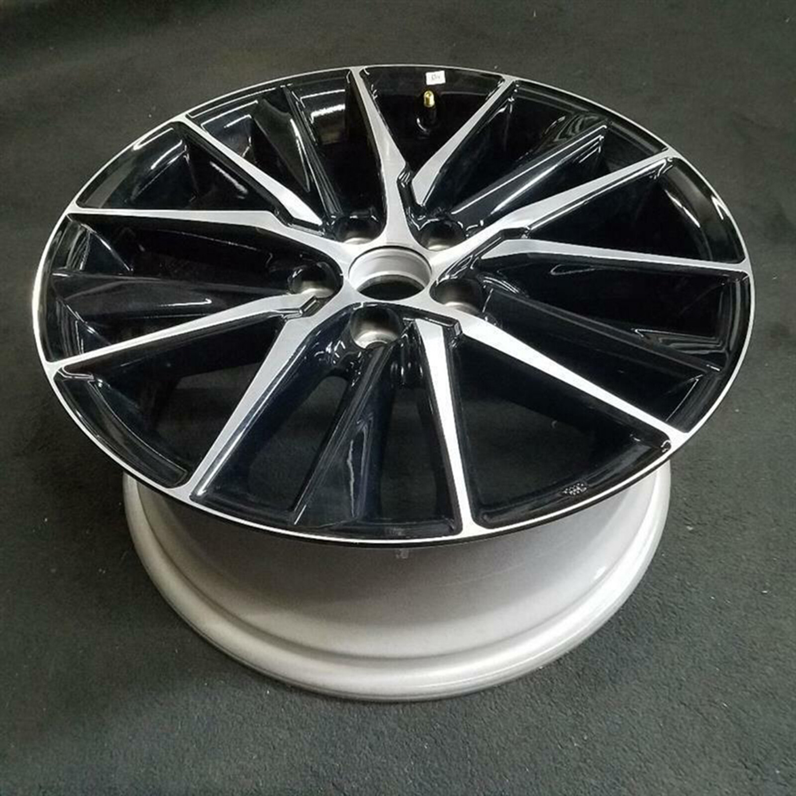 2021-2024 Toyota Camry 18" Machined Black OEM Wheel | 4261106J30 ...