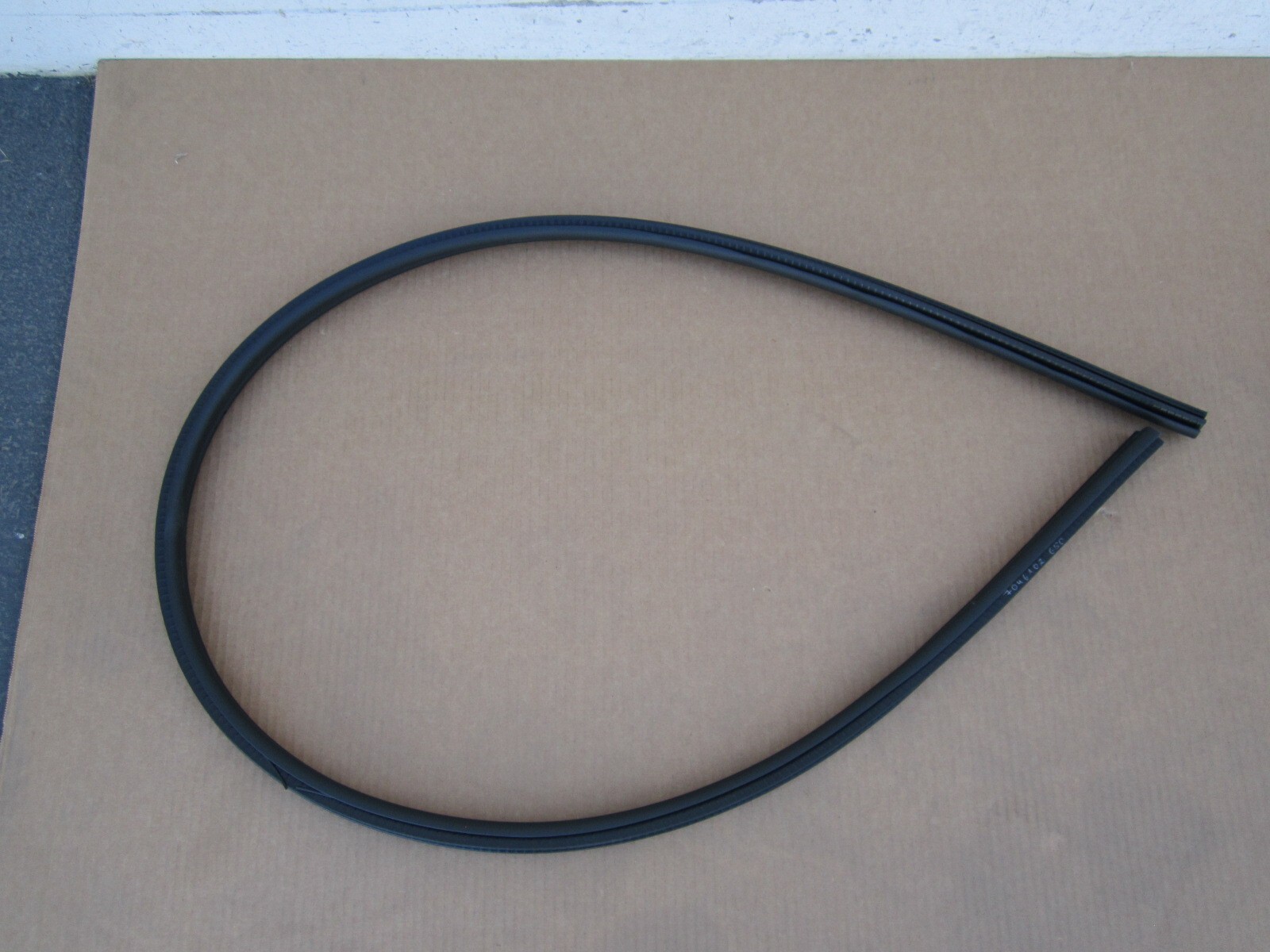 os31061 BMW Z4 2009 2010 2011 2013 2016 FRONT RH DOOR WEATHERSTRIP SEAL ...