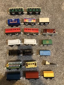 Thomas Trackmaster HUGE LOT of Coaches and Box Cars 20 cars! | eBay