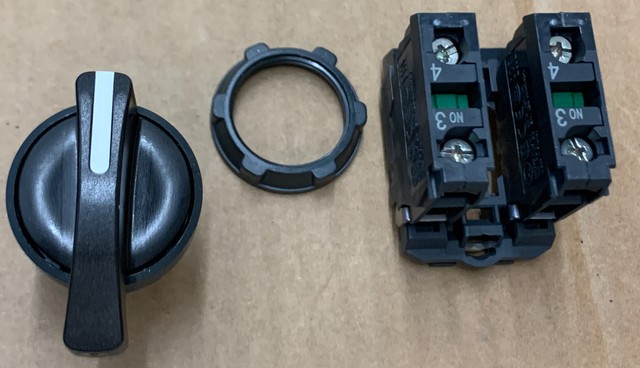 Schneider Electric XB5AJ33 Non-illum Selector Switch 2no Plastic 3p for ...