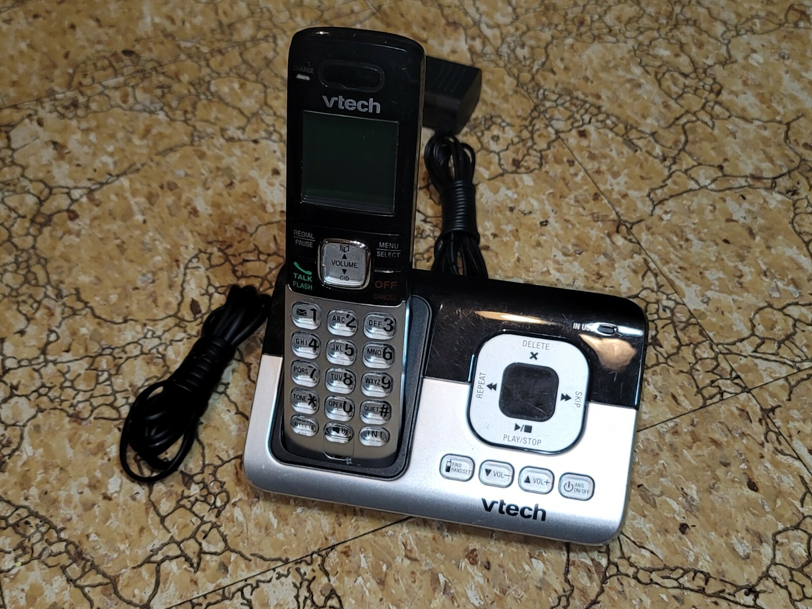 VTech CS6829 Single Line Cordless Phone Handset Chargers & Base ...