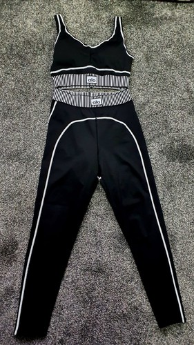 Alo Yoga 2 Piece Set Gym Training Workout Size m Cheap Black Brand New ...