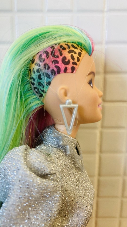 Mattel BARBIE RAINBOW HAIR DOLL #4 & Accessories Excellent Condition ...