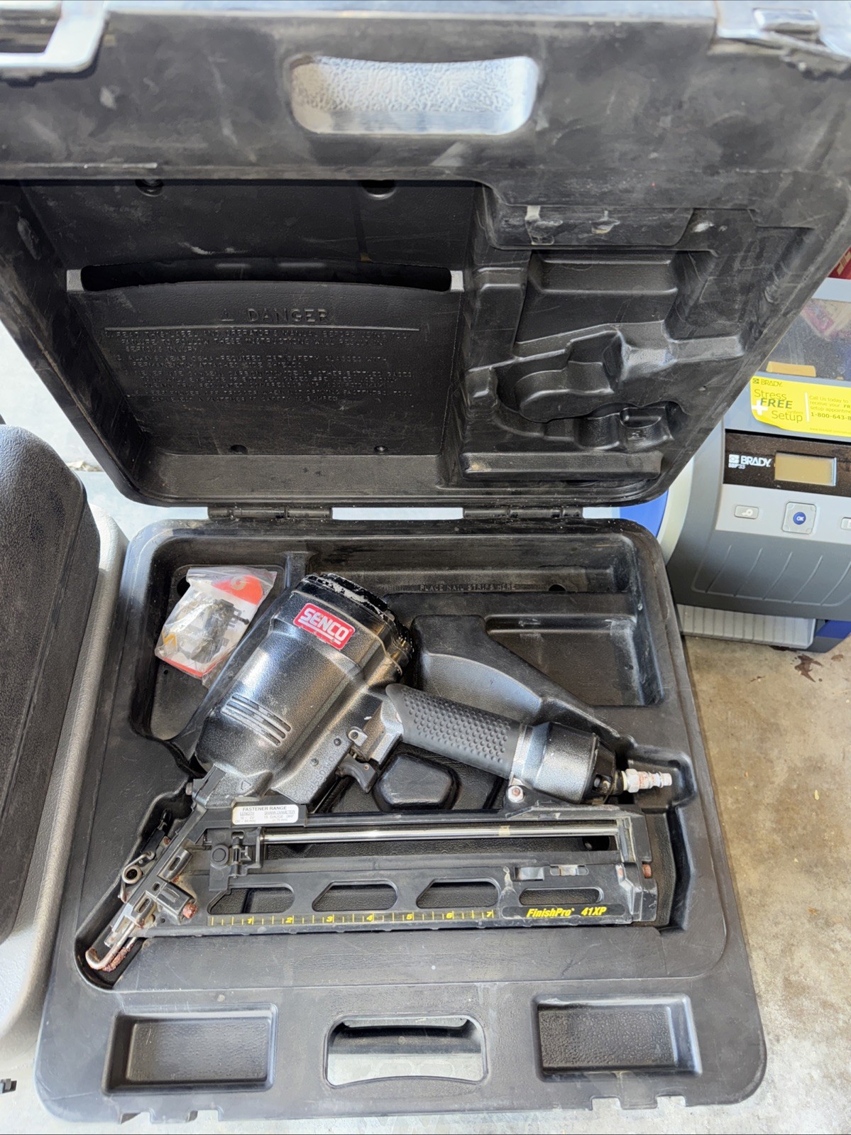 Senco Finish Pro 41XP Finishing Nailer .069" or 15Gauge 1 1/4" to 2 1/2 ...